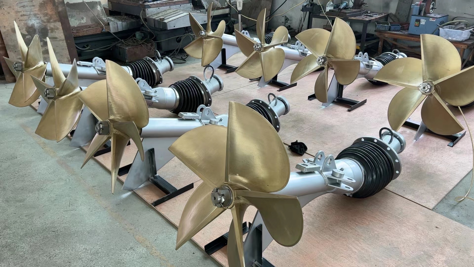 Fuel Efficiency Advantages of Surface Drive Systems - TSD